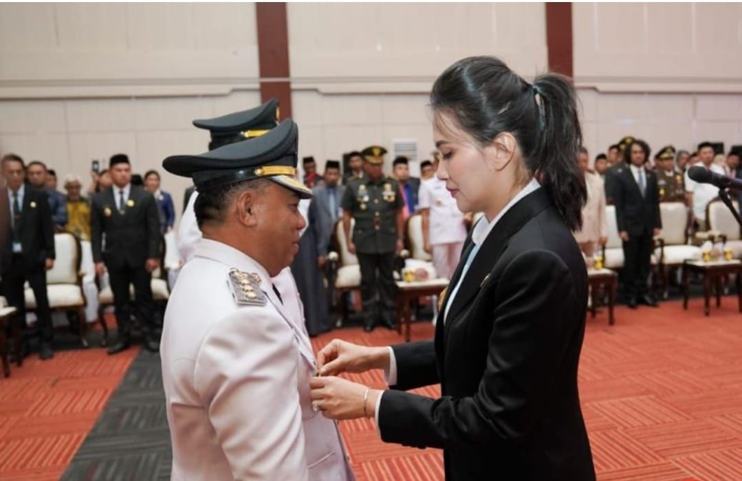 Piet Babua dan Kasman Ahmad Resmi Pimpin Halut, Dilantik Gubernur Serly ...